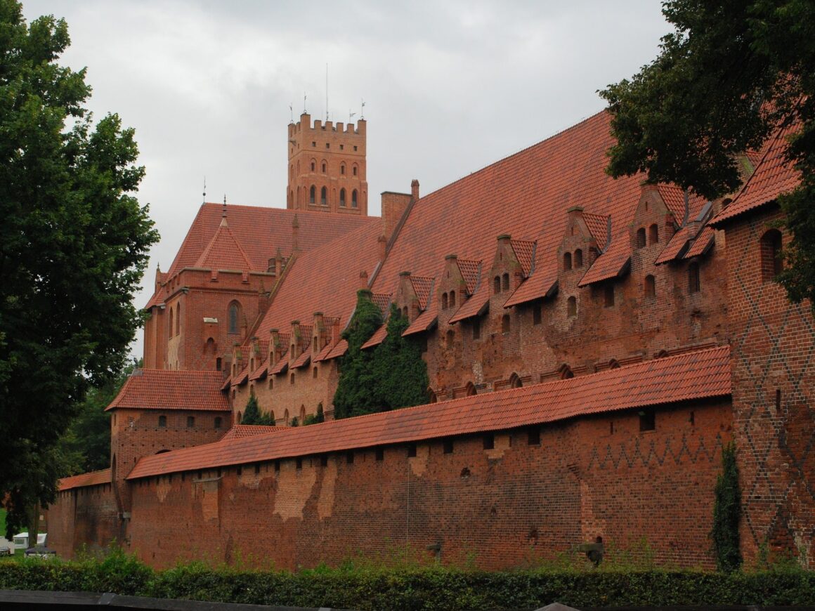 Rowy - Atrakcje 2025 👙 Ciekawe Miejsca - Podróż Trwa